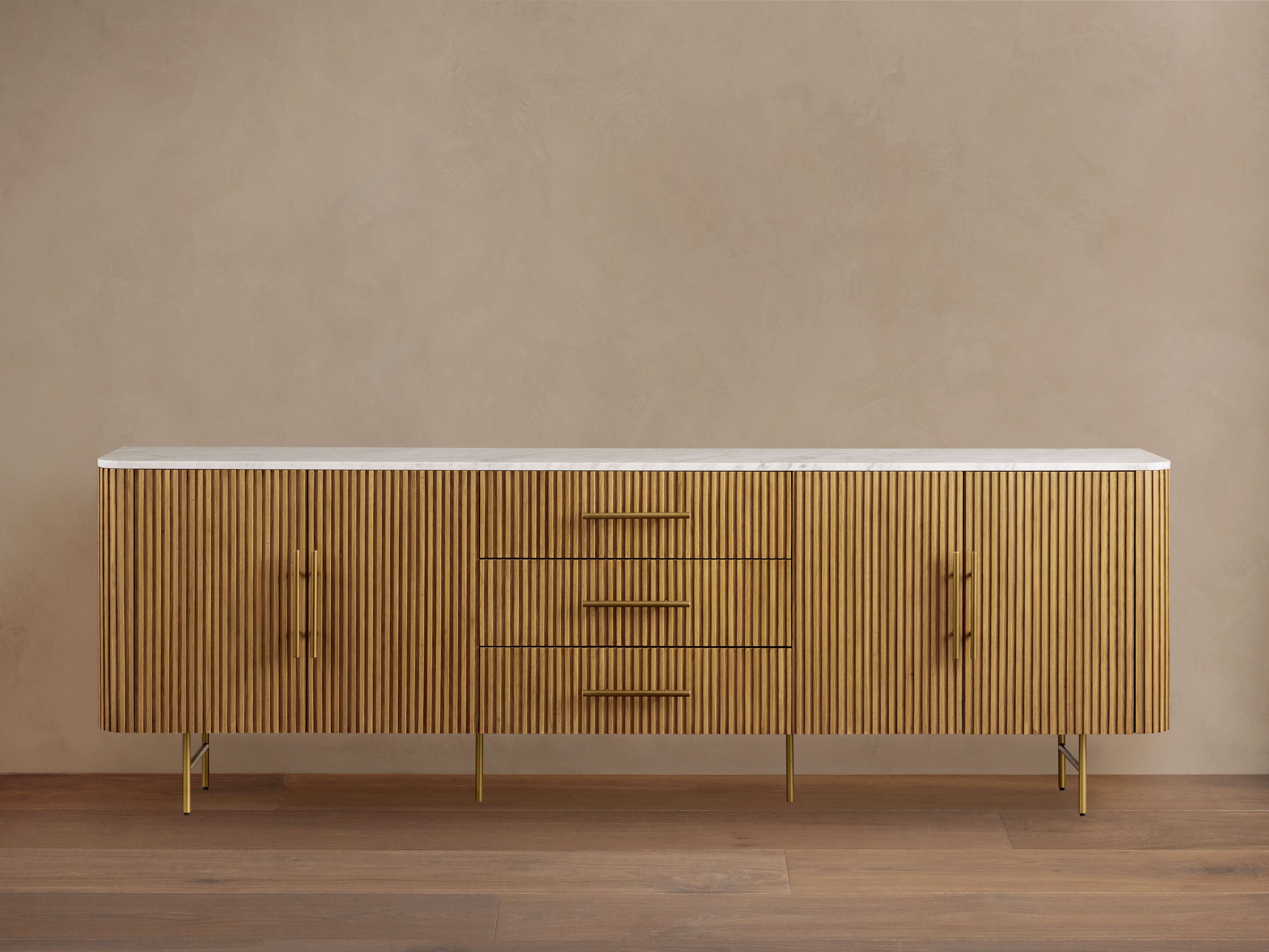Finnley 100" Sideboard – Lumifys